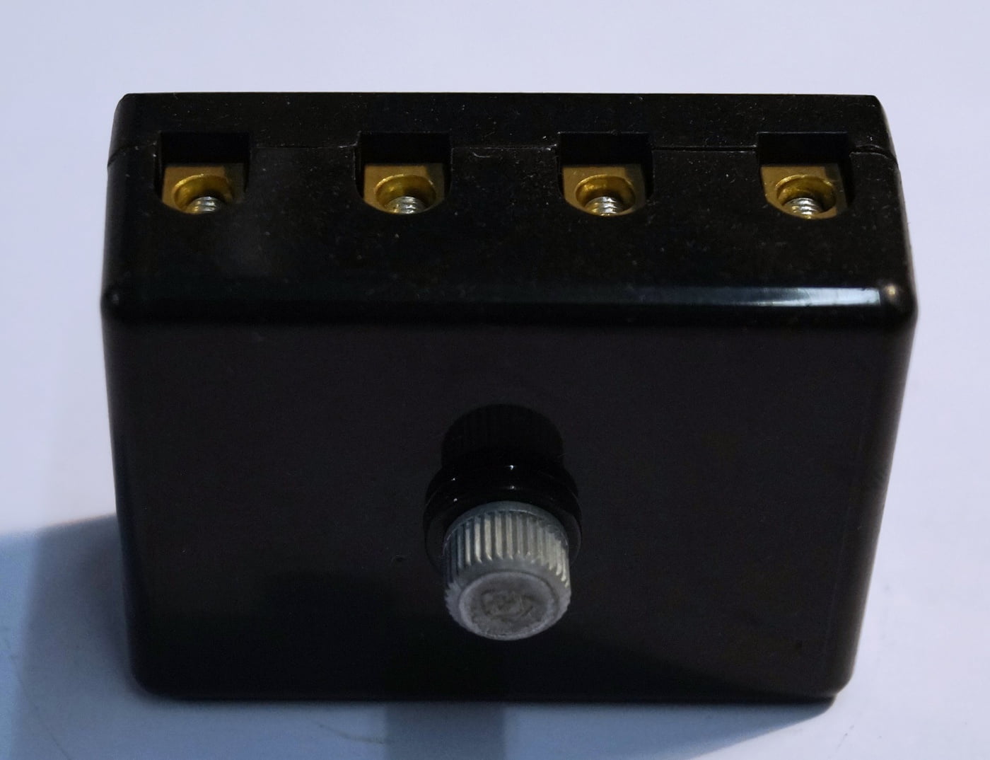 RM203 Bulkhead 4 Way Fuse Box