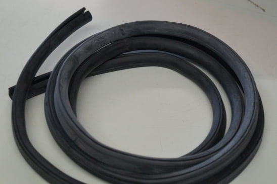 RM38 Rear Window Rubber Surround - early